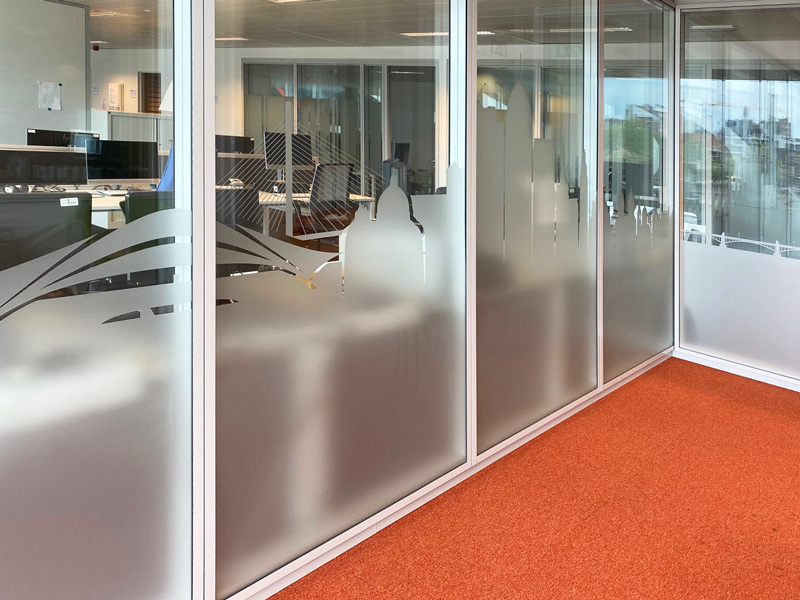 Impression vinyle sablé sur mesure - Adhésif effet dépoli | e-store SCHMITZ